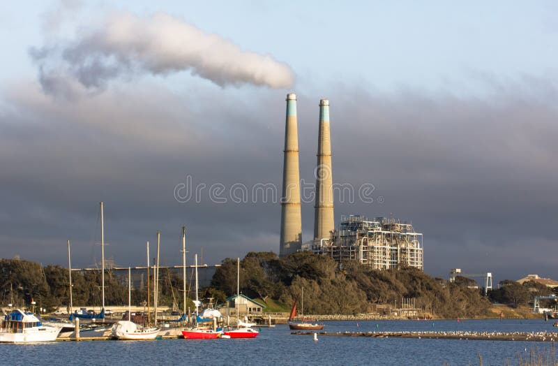 Moss Landing Power Plant foto editorial. Imagen de salinas - 30659301