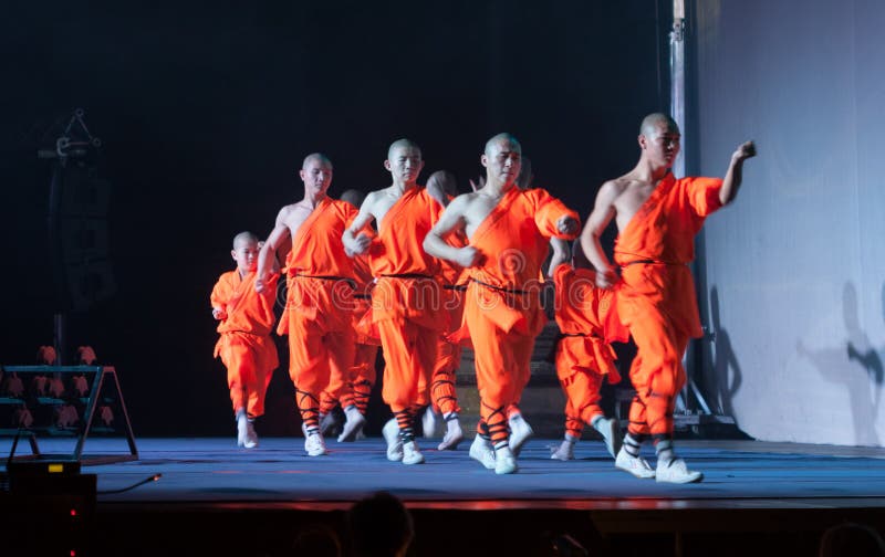 Mostri I Poteri Mistici Dei Monaci Di Shaolin Della Cina Fotografia ...