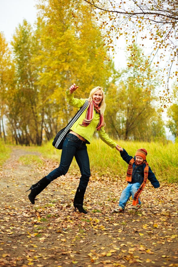 Motehr e hijo imagen de archivo. Imagen de risa, relaciones - 12027573