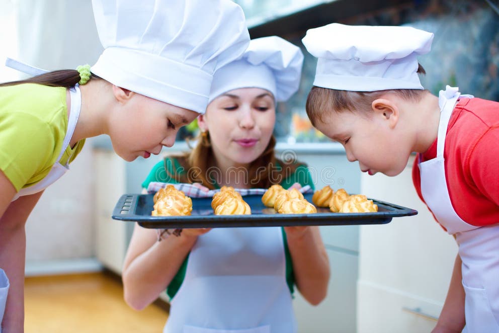 Mother with Children Making Bread Stock Image - Image of apron, baker ...