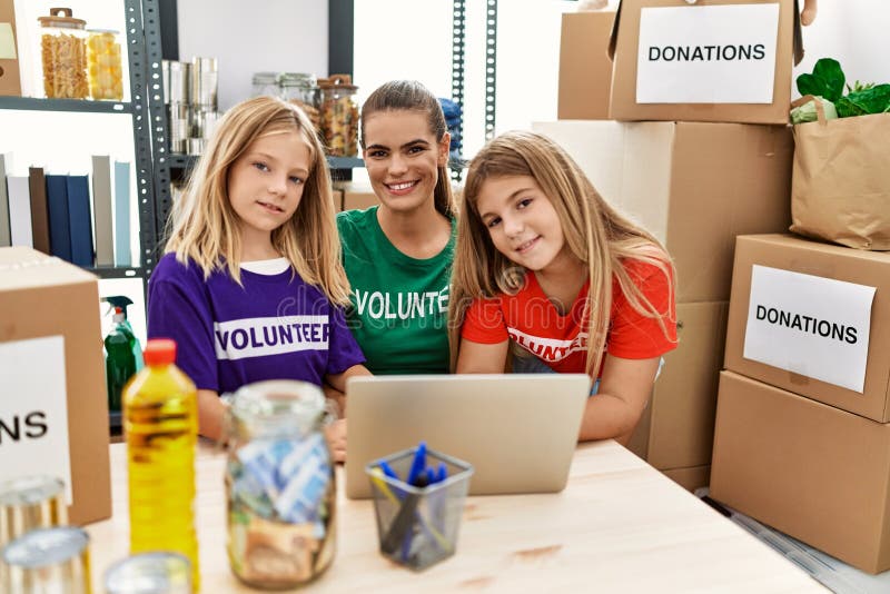 5+ Volunteer computer Free Stock Photos - StockFreeImages