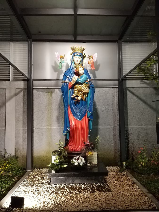 Mother Mary with the Angels. Stock Image - Image of mary, angels: 265438589