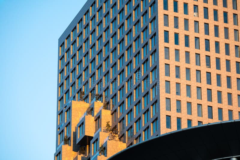 Motivos Rectangulares De Los Edificios Modernos De Tirana Albania ...