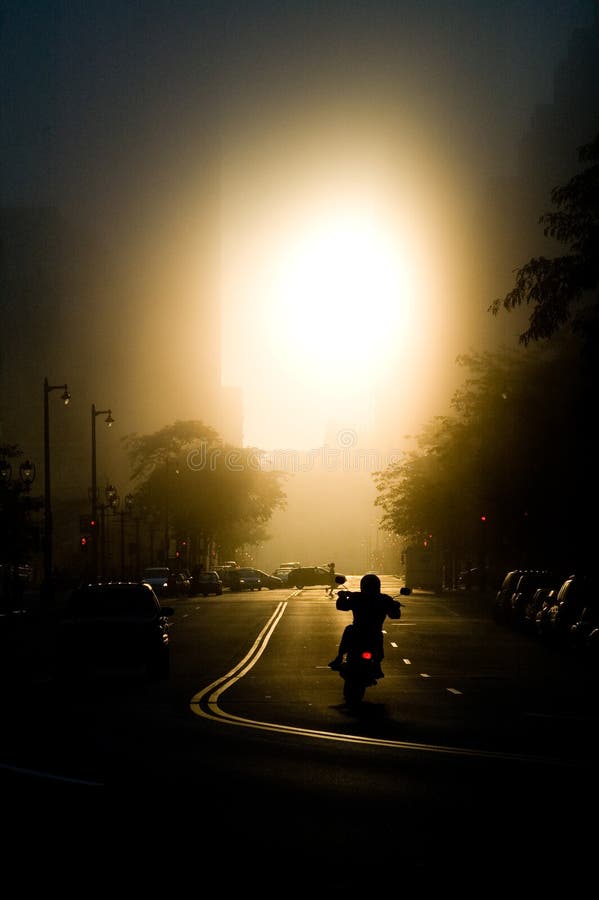 Moto Sur Le Coucher Du Soleil Image stock - Image du soleil, coucher ...