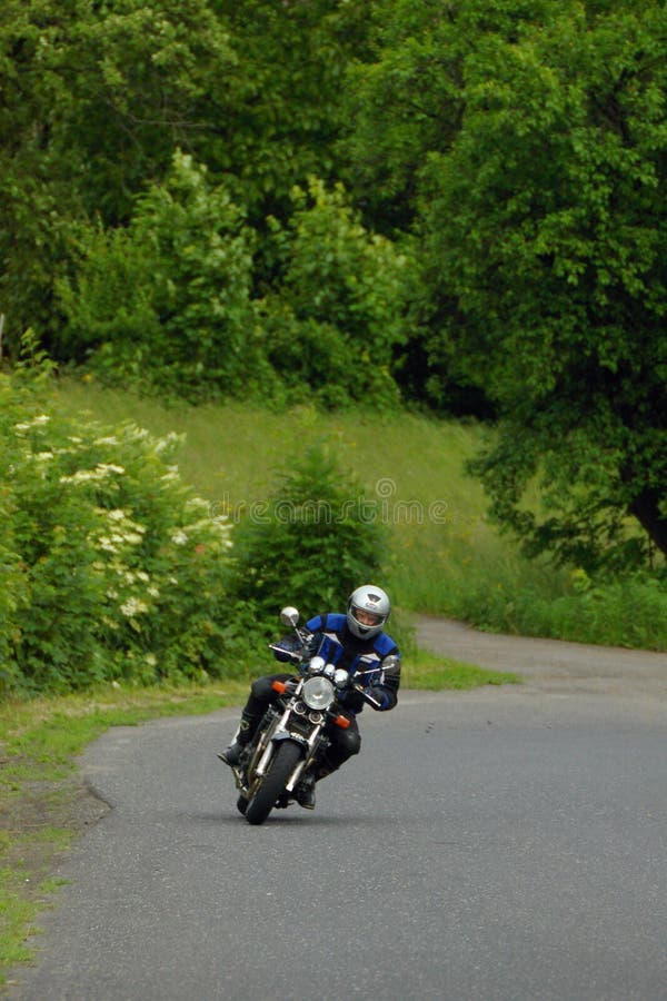 Motobiker stock foto. Image of boom, manier, motorrijder - 662386