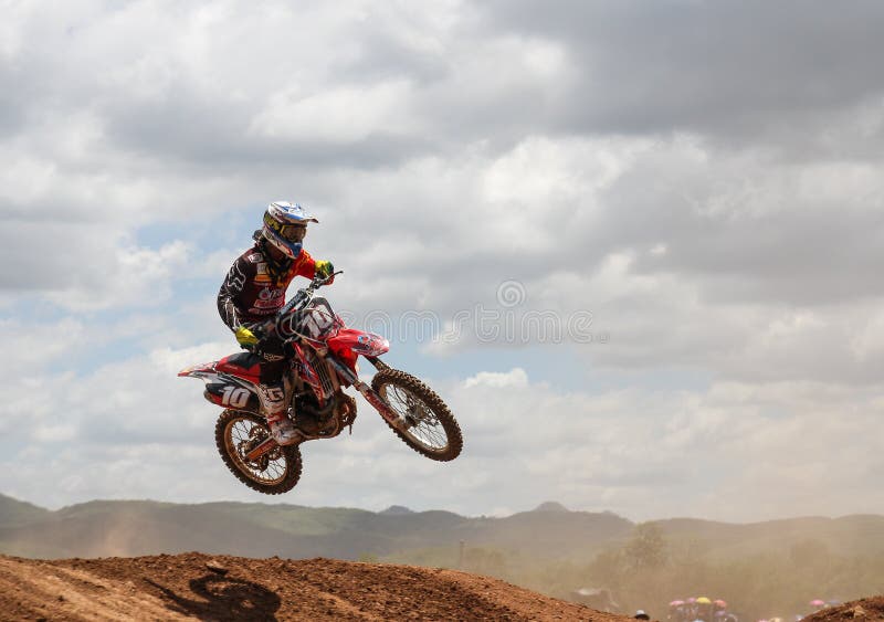 Dirt Bike Jumping - Panning Stock Photo - Image of jump, gear: 20853870