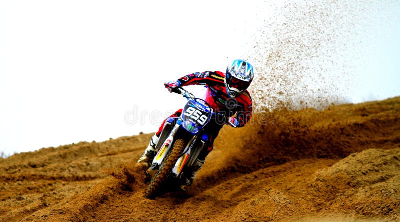 Motocross en sable photo stock. Image du rivage, casque - 4884802