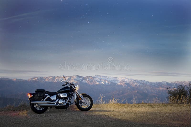 Motocyclette et paysage photo stock. Image du industrie - 49395040