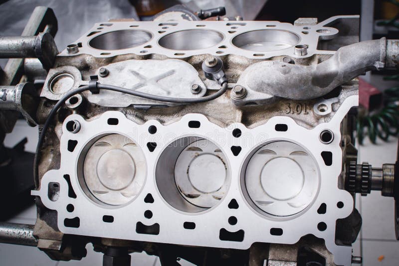 Motor foto de archivo. Imagen de cilindro, poderoso - 101200816