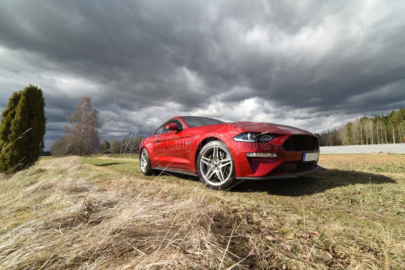 Motor Americano Vermelho De V8 Do Carro Do Músculo Imagem de Stock ...