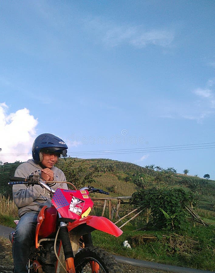 Motor cross editorial photo. Image of picnik, mountain - 72754426