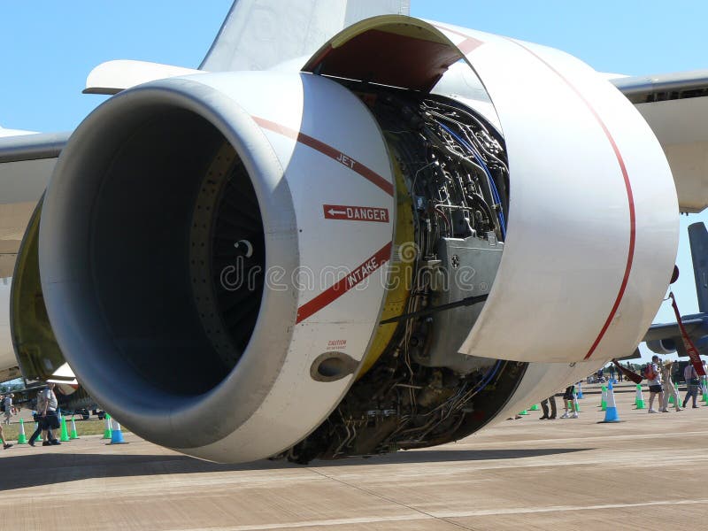 Motor de jet imagen de archivo. Imagen de vaina, motor - 1608143