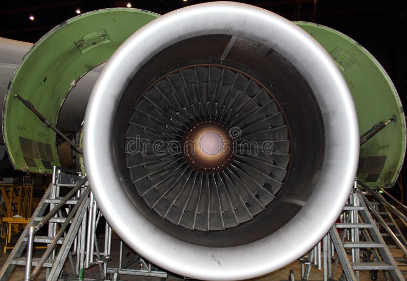 Motor de jet foto de archivo. Imagen de reacondicionamiento - 18483000