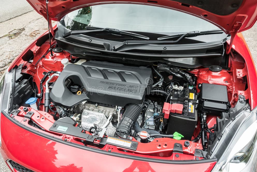 Motor 2018 de Suzuki Swift imagen editorial. Imagen de tronco - 129996865