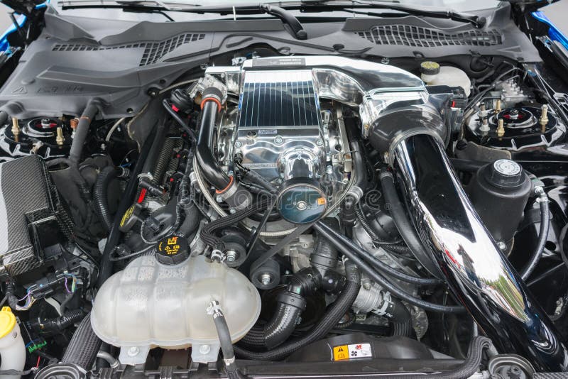 Motor Modificado De Ford Mustang Fotografía editorial - Imagen de ...
