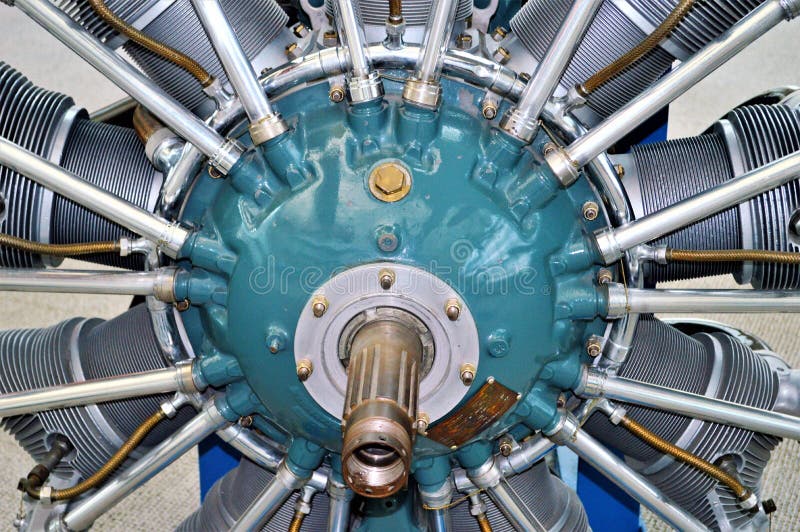 Motor plano antigo fotografia editorial. Imagem de luta - 130096612