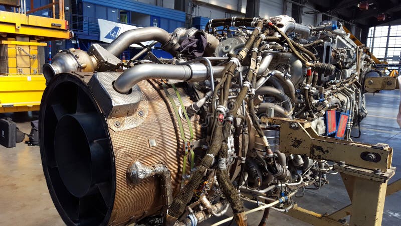 Motor a Reacción Del ATR 72 Foto editorial - Imagen de horsepower ...