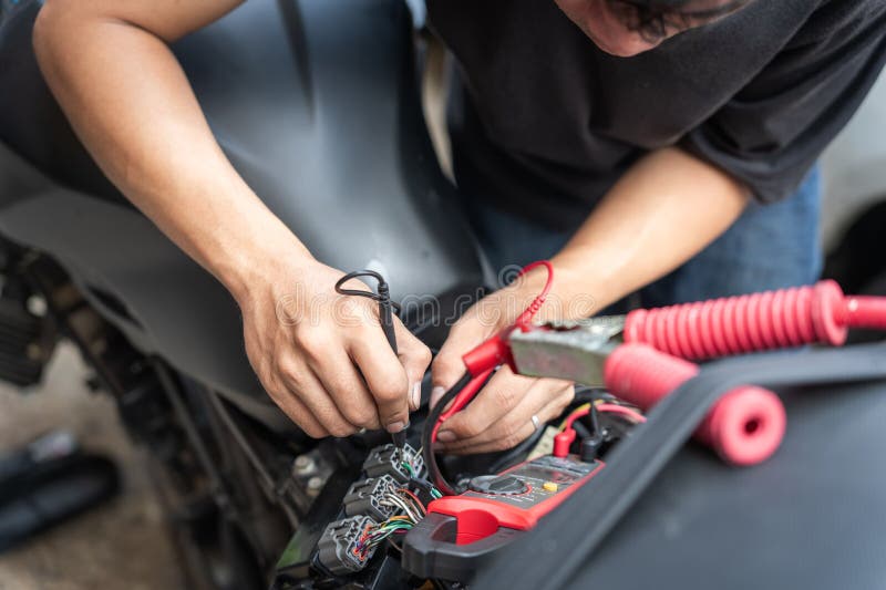 Motorcycle Mechanic Check Motorcycle Electrical System,find Wiring ...