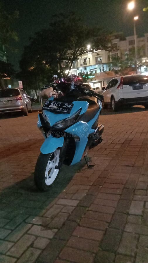 Motorcycle Portraits at Night and Some Look More Ordinary Editorial ...