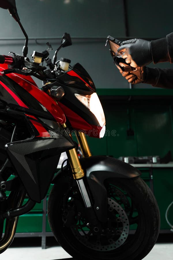 Motorcycle System Diagnostic, Scanning for Faults Across Engine ...