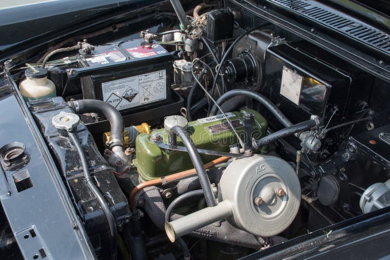 Motore di Morris Oxford immagine stock editoriale. Immagine di serie ...
