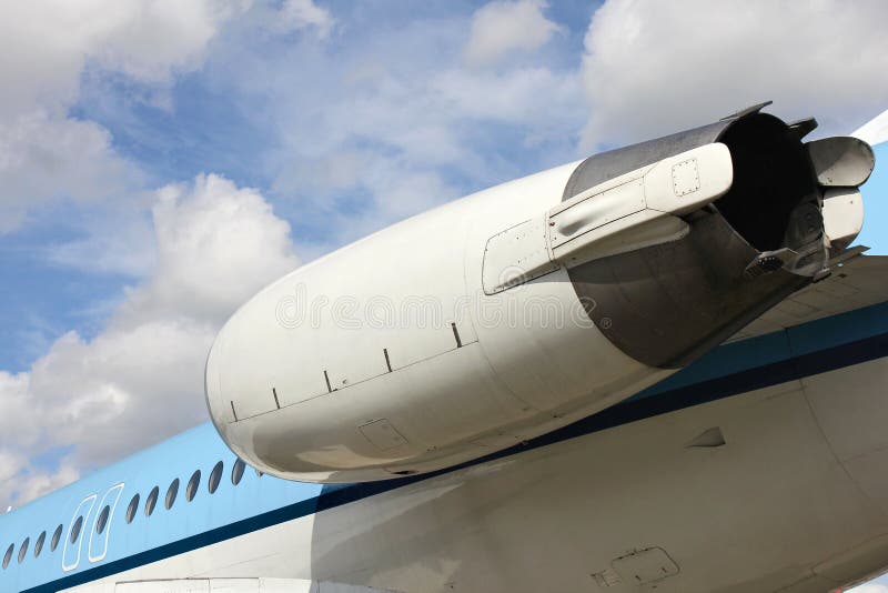 Motore Di Un Aereo Di Linea Immagine Stock - Immagine di spinta ...