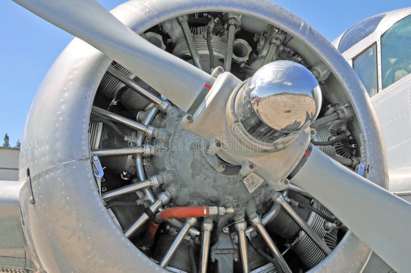 Cilindri Radiali Del Motore Dell'aeroplano Immagine Stock - Immagine di ...