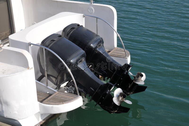 Motores Do Barco Da Velocidade Imagem de Stock - Imagem de navio ...