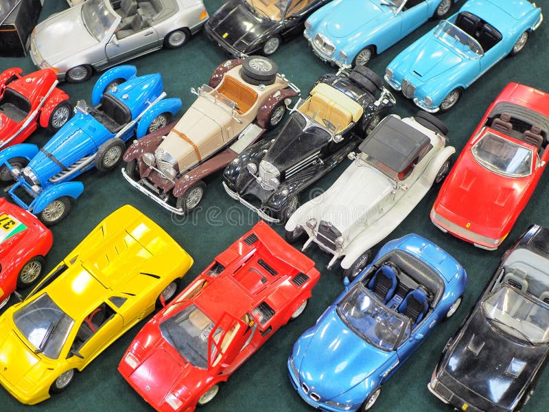 Motorists Modeling on Display for Collectors Wide Range of Models ...