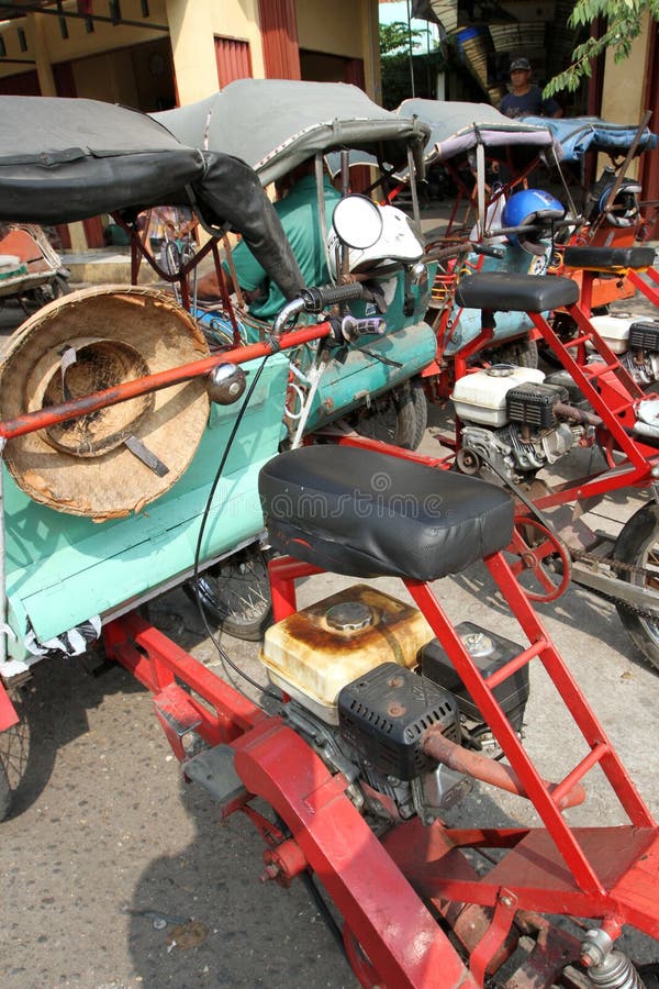 Motorized ricksaw editorial photo. Image of rickshaw - 49949011