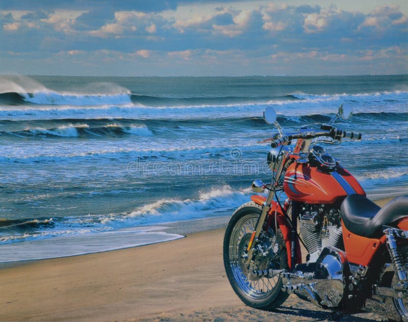 Motorrad am Strand stockfoto. Bild von wasser, segelboote - 42656580