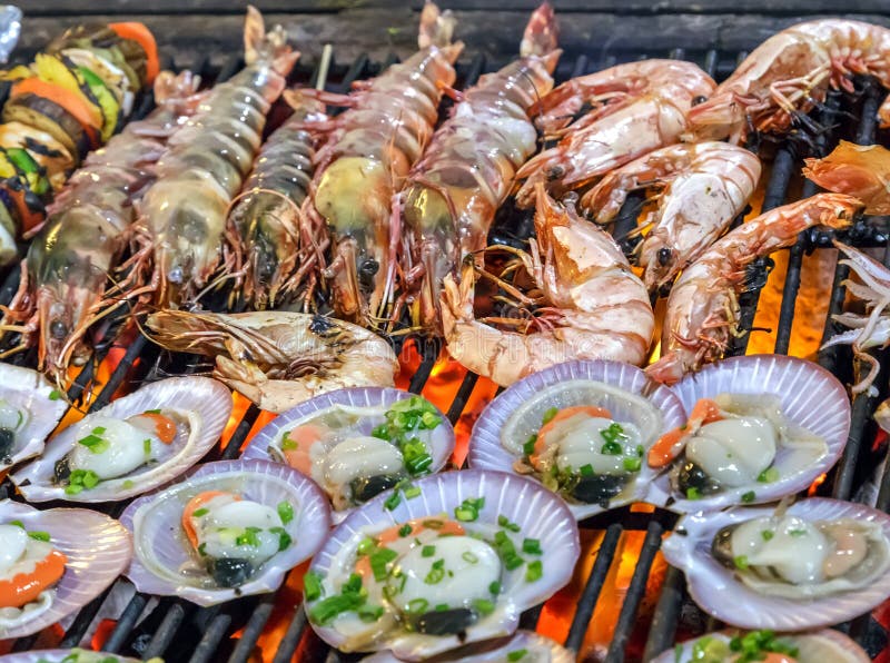 Moule de mollusque de gril image stock. Image du grillé - 57855907