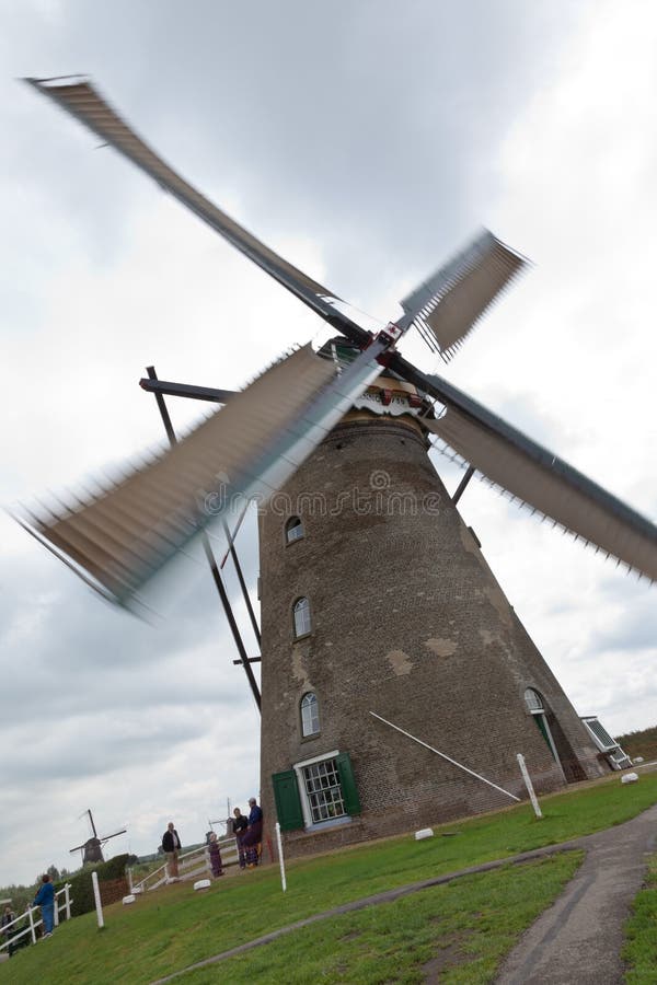Moulin De Vent En Bois De Hollande Photo stock éditorial - Image du ...