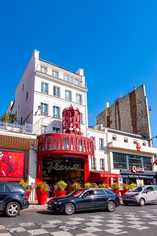 Moulin Rouge Cabaret I Paris, Frankrike Redaktionell Arkivfoto - Bild ...