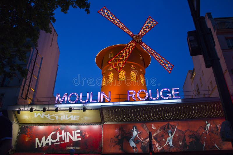 The Moulin Rouge at Night editorial photo. Image of famous - 32215771