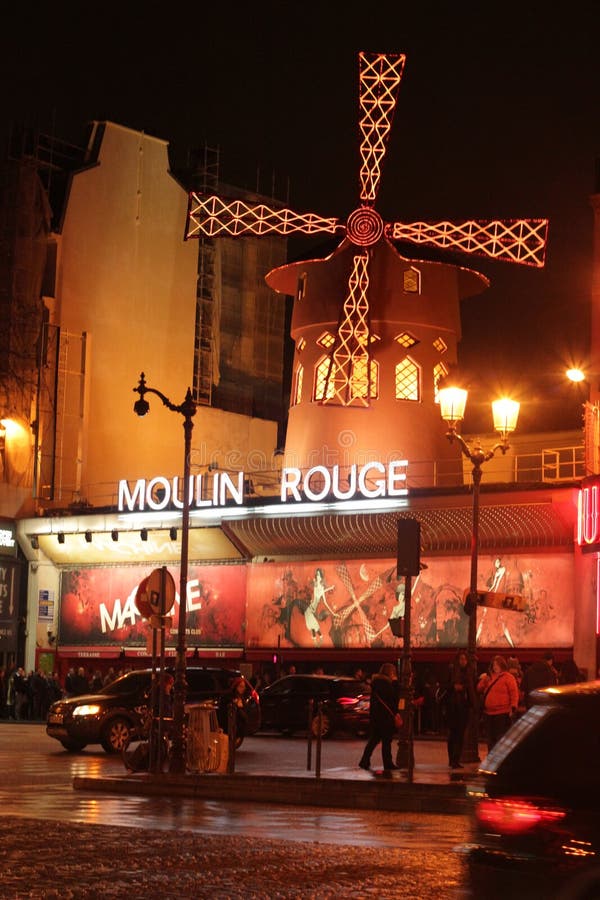 Moulin Rouge in the night editorial photography. Image of lights - 39177902