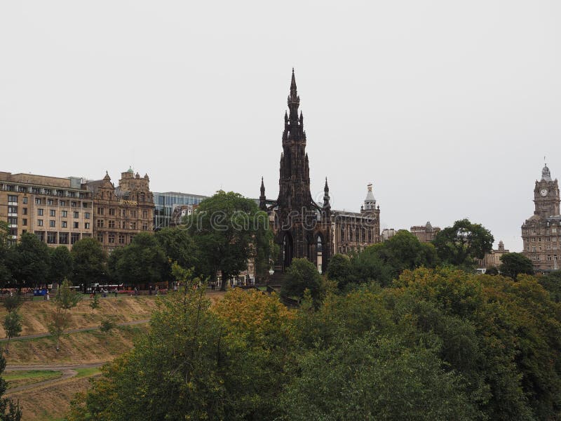 Mound hill in Edinburgh editorial photography. Image of nature - 295632097