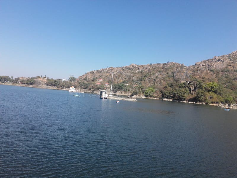 Mount Abbu Pond Center Temple Editorial Photography - Image of pond ...