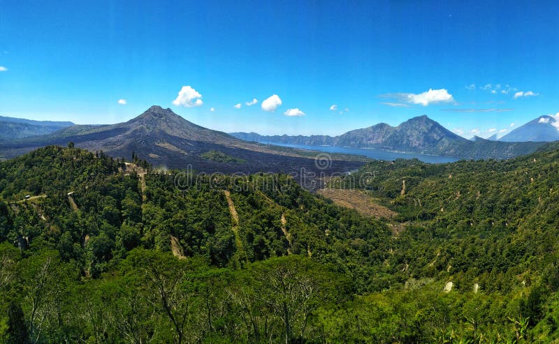 Mount Batur Agung E Lake Batur Imagem de Stock - Imagem de montagem ...
