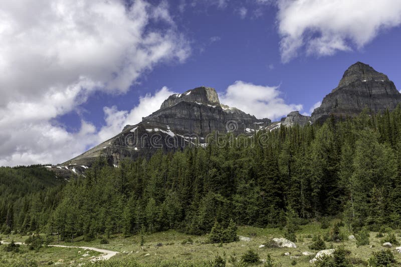 Mount Eiffel and Mount Pinnacle Stock Photo - Image of mountains ...