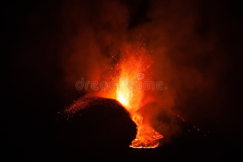 Mount Etna Eruption and Lava Flow Stock Photo - Image of etna, catania ...