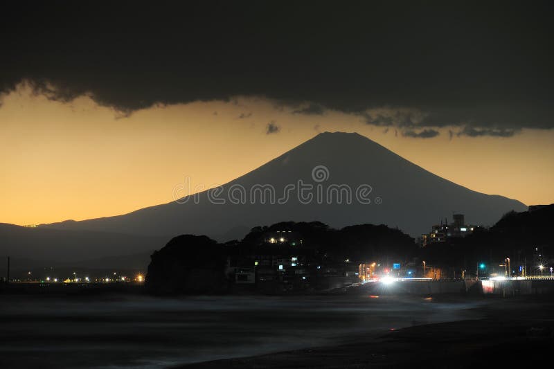 Mount Fuji with Storm Cloud Stock Photo - Image of snow, shore: 23216092