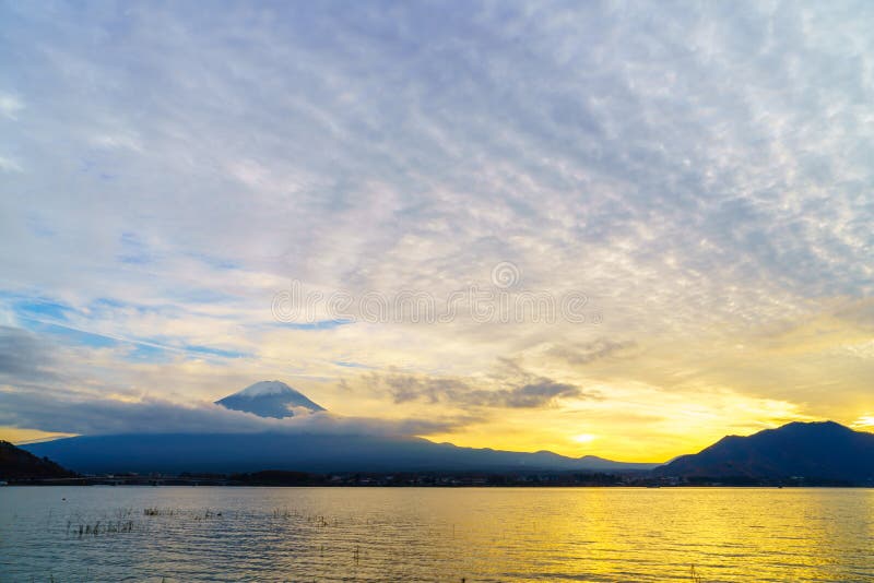 .Mount Fuji sunset, Japan stock image. Image of lake - 72939635