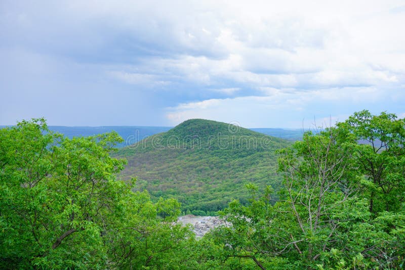 Mount Holyoke Range State Park Trail Stock Photo - Image of notch, flag ...