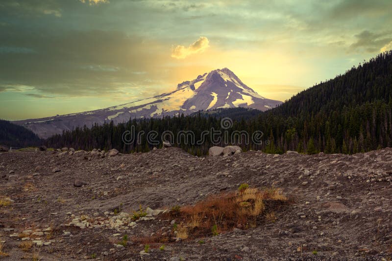 Mount Hood at Sunset in Oregon, USA Stock Photo - Image of dramatic ...