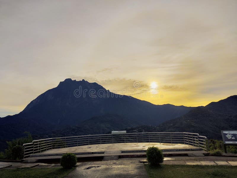 Mount kinabalu morning sky stock photo. Image of sunlight - 262676236