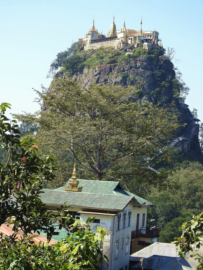 Mount Popa, Bagan, Birmania, Myanmar Stock Image - Image of hill ...