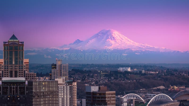 Sunset Light on Mount Rainier Stock Photo - Image of landscape, capped ...