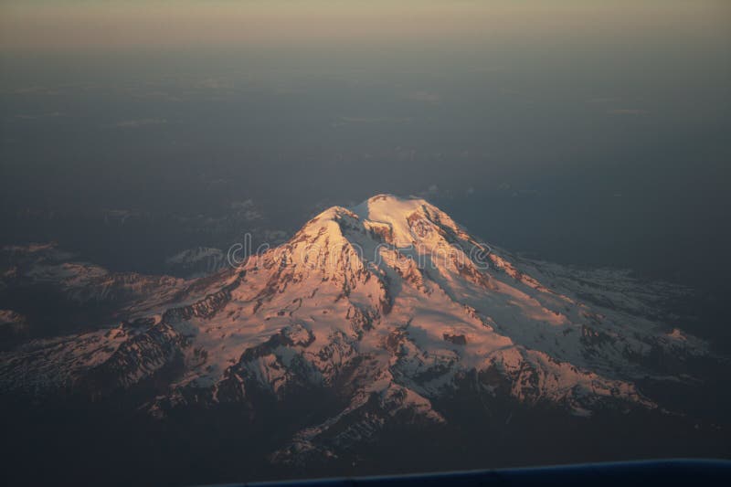 Mount rainier at sunset stock image. Image of seattle - 16221335