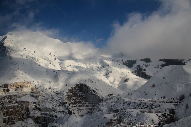 Mount Sagro and the Quarries Stock Image - Image of tuscany, alps ...